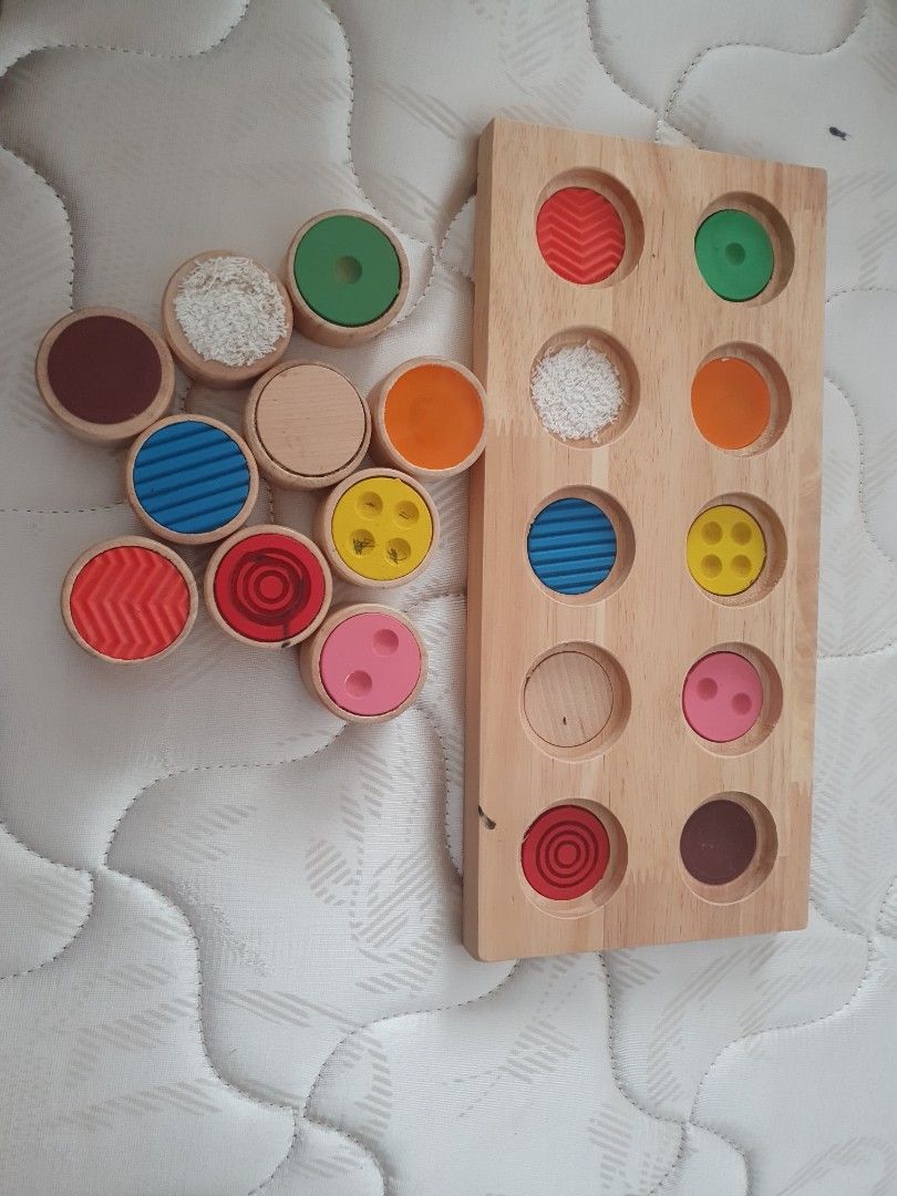 Sensory texture matching puzzle, Hobbies & Toys, Toys & Games on Carousell