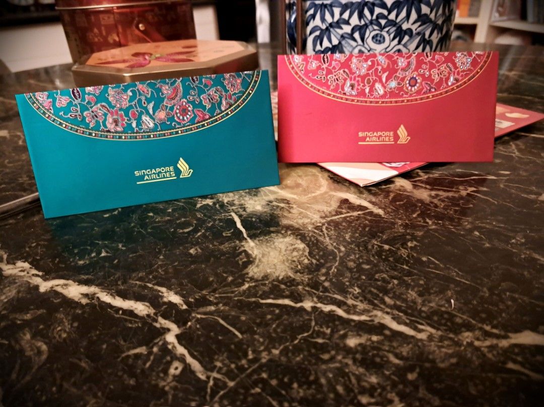 SIA Batik design red/green packets, Everything Else on Carousell