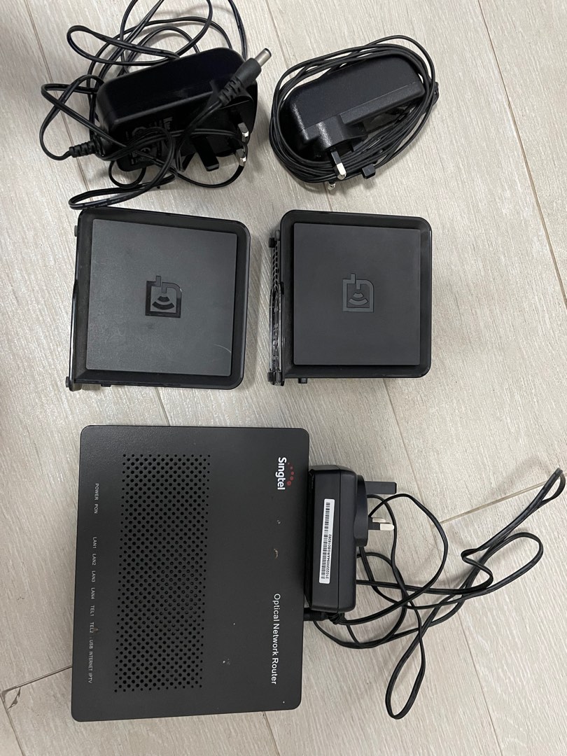 SingTel router, Computers & Tech, Parts & Accessories, Networking on ...