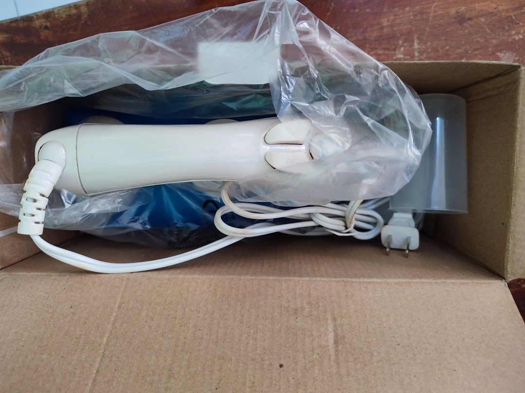 Steam Iron/Plantsa (Hanabishi), TV & Home Appliances, Irons & Steamers ...