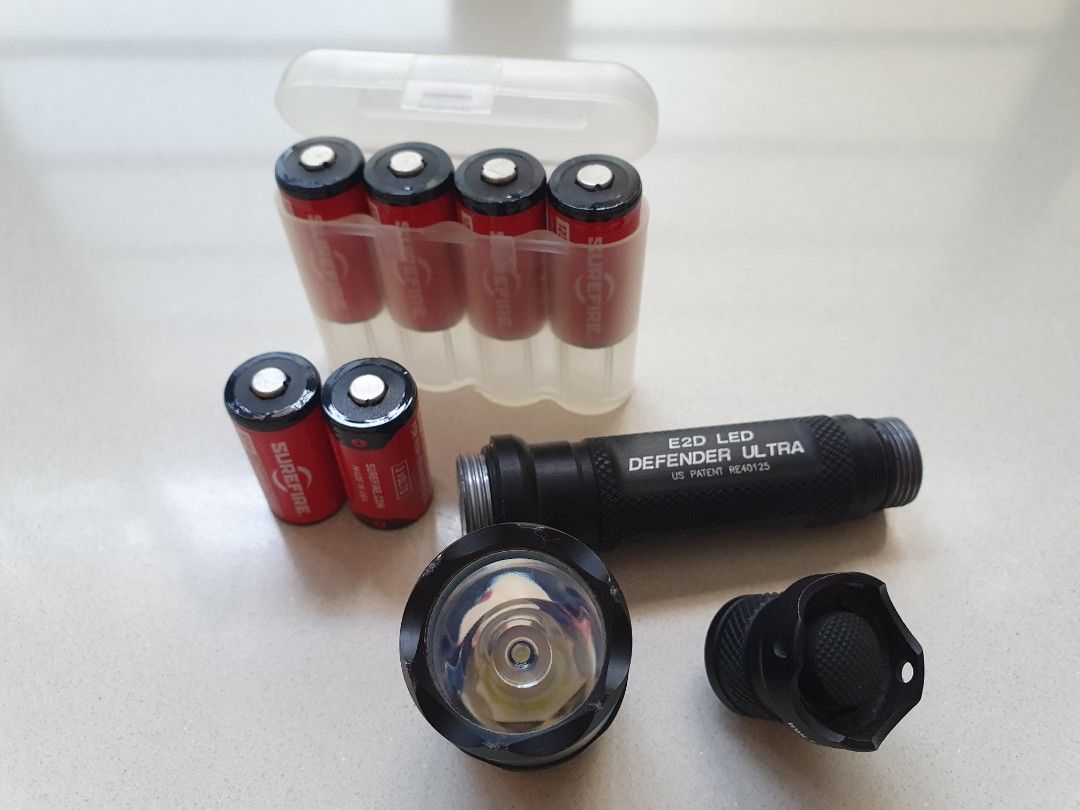 Surefire E2D Defender Ultra 1000 Lumen Tactical Flashlight, Sports ...