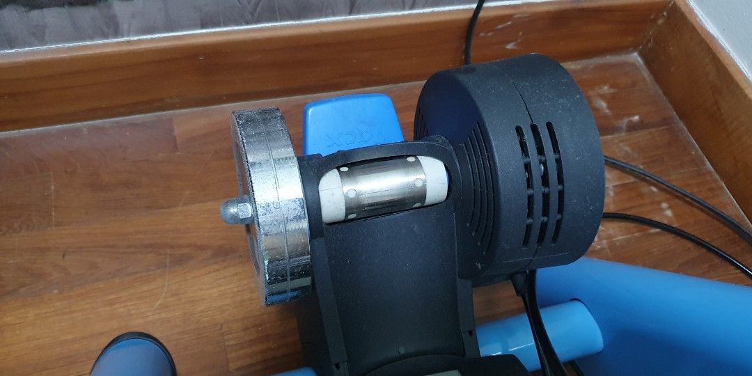 Tacx Blue Matic indoor bike trainer, Sports Equipment, Bicycles & Parts ...