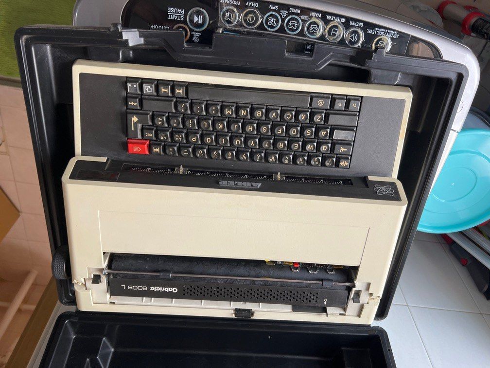 Triumph-ADLER typewriter, Computers & Tech, Printers, Scanners ...