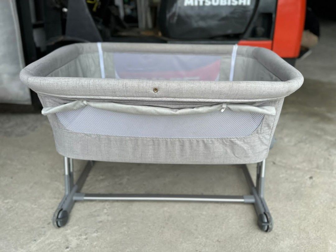 Unilove Hug Me Plus 3 in 1 Baby cot, Babies & Kids, Baby Nursery & Kids ...