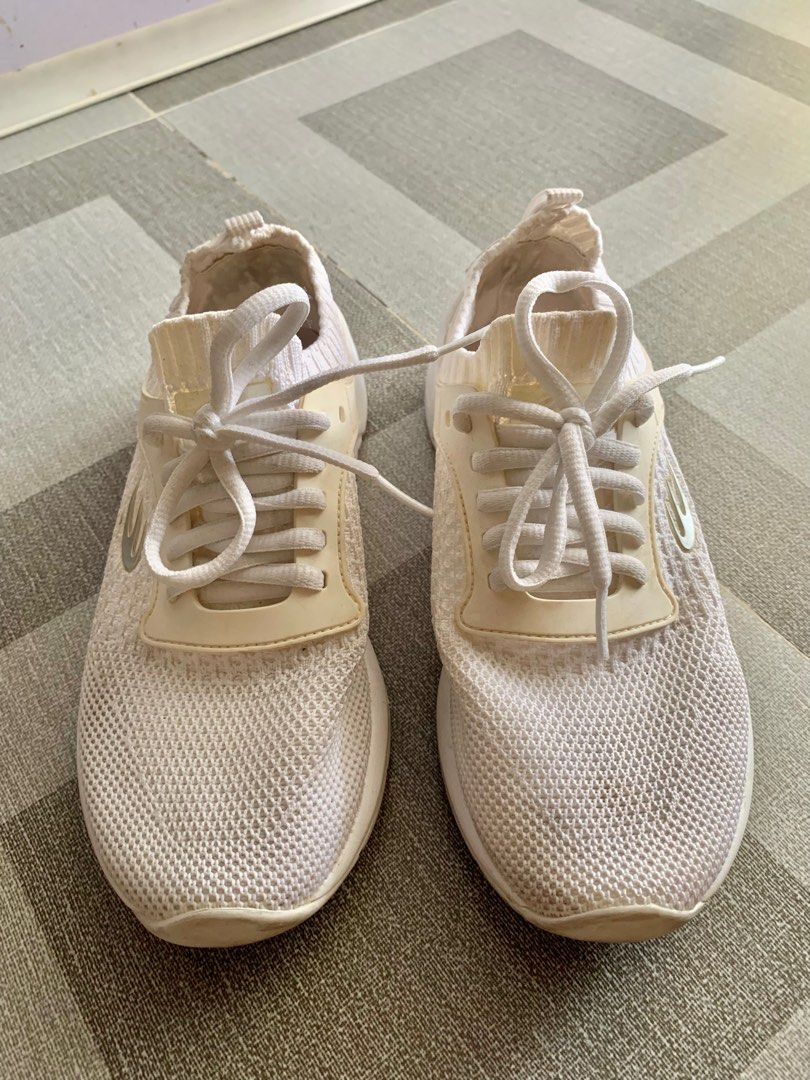World Balance Women Shoes, Women's Fashion, Footwear, Sneakers on Carousell