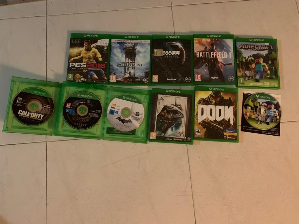 11 CDs for XBox games viz. Battlefront, PES, Mass Effect, Battlefield ...