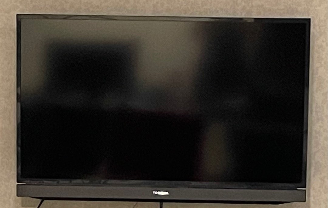 42 inch wall mount TV, TV & Home Appliances, TV & Entertainment, TV on ...