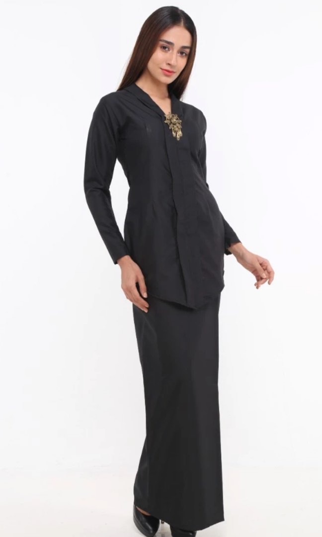 Baju Kebaya Rokiah, Women's Fashion, Dresses & Sets, Traditional ...