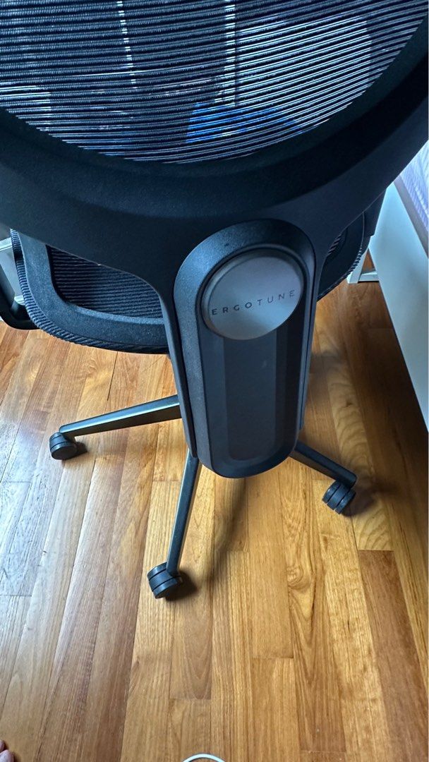 ERGOTUNE SUPREME v2 office chair, Furniture & Home Living, Furniture ...