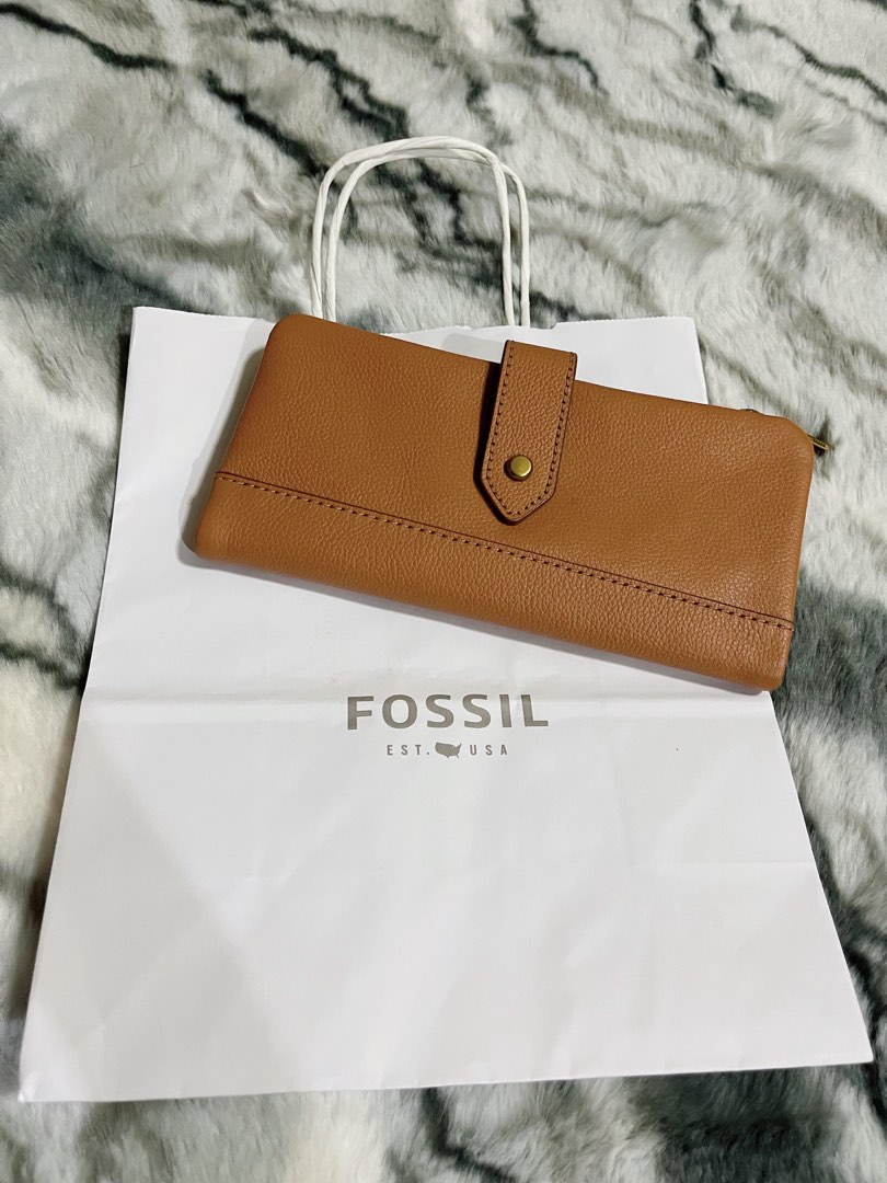 Fossil wallet, Women's Fashion, Bags & Wallets, Wallets & Card holders ...