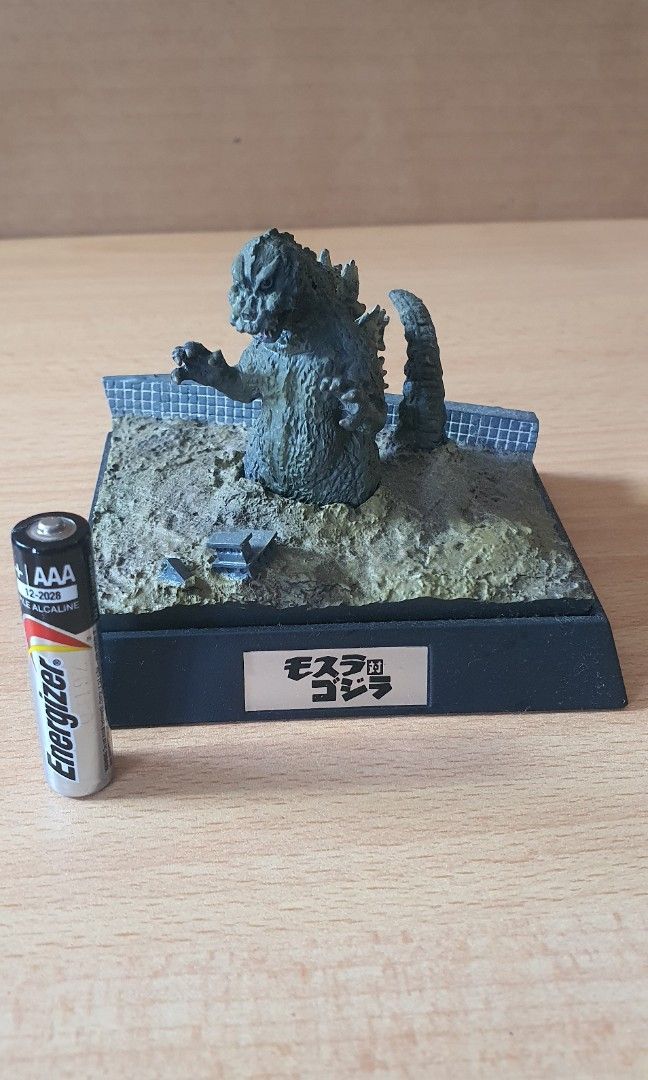 Godzilla miniature action blocks, Hobbies & Toys, Memorabilia ...