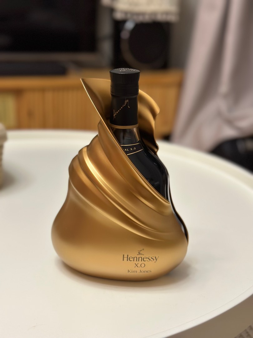 Hennessy XO Kim Jones limited edition, 健康及營養食用品, 健康補充品, 健康補充品 - 保健食品，飲料和補品 - Carousell
