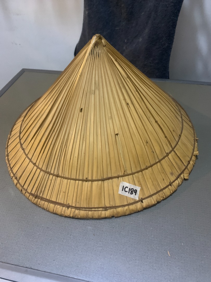 IC-12-189 salakot on Carousell