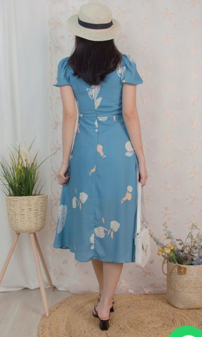 MGP GEMIRA FLORAL MIDI DRESS IN BLUE, Women's Fashion, Dresses & Sets ...