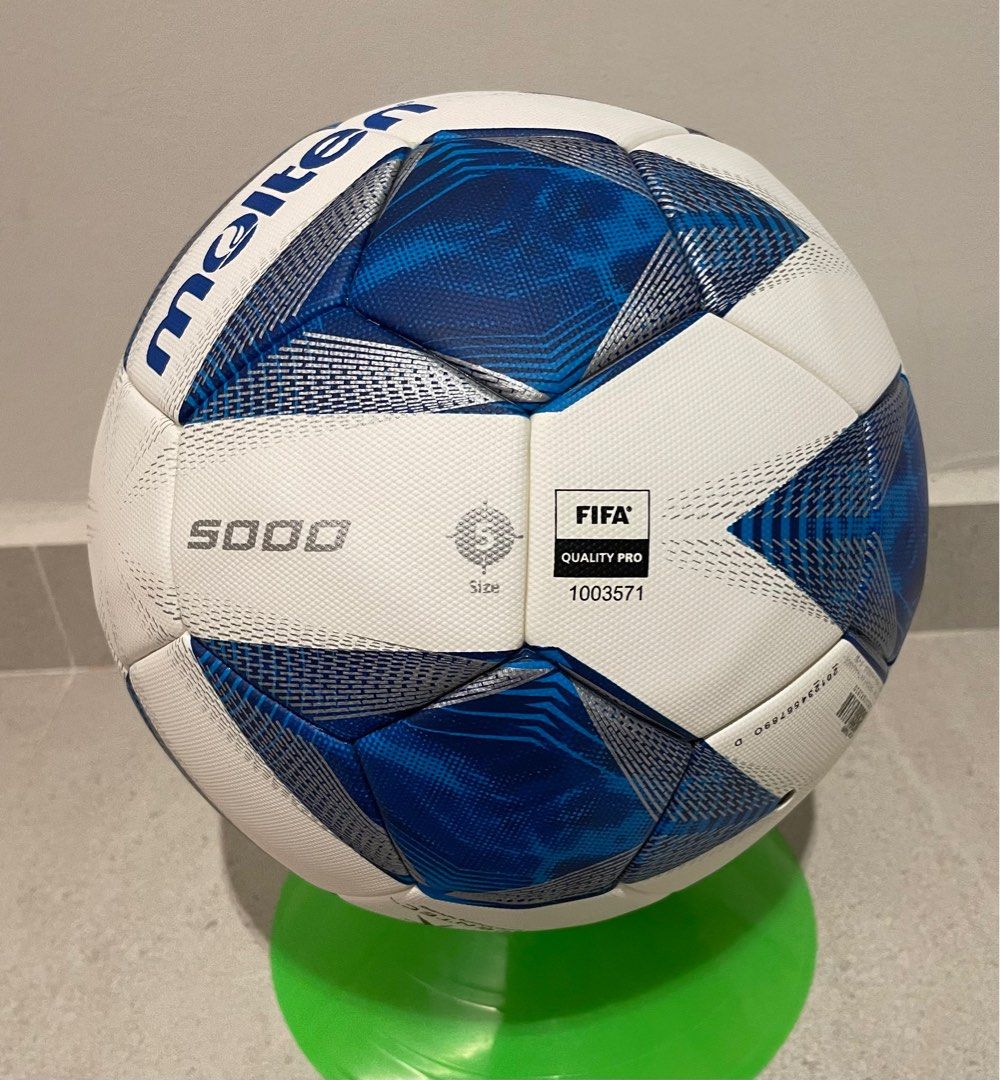 Molten Vantaggio F5A5000 Football, Sports Equipment, Sports & Games ...