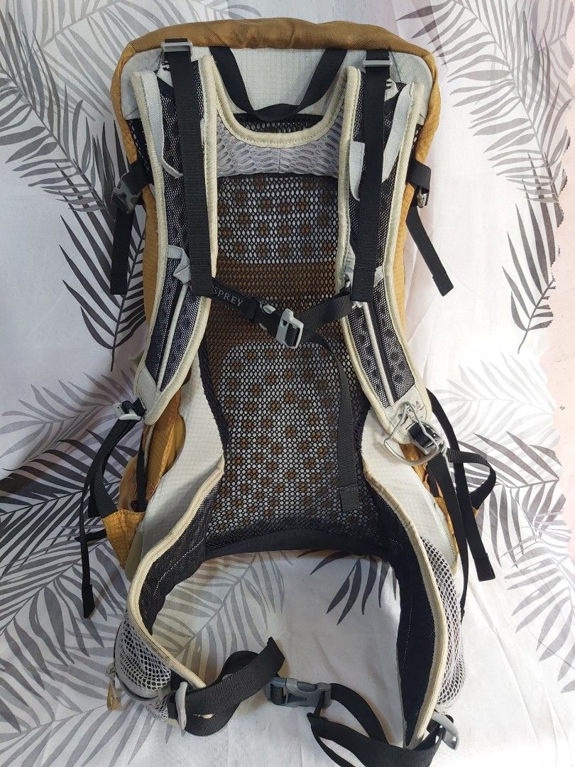 Osprey atmos 35L, Men's Fashion, Bags, Backpacks on Carousell