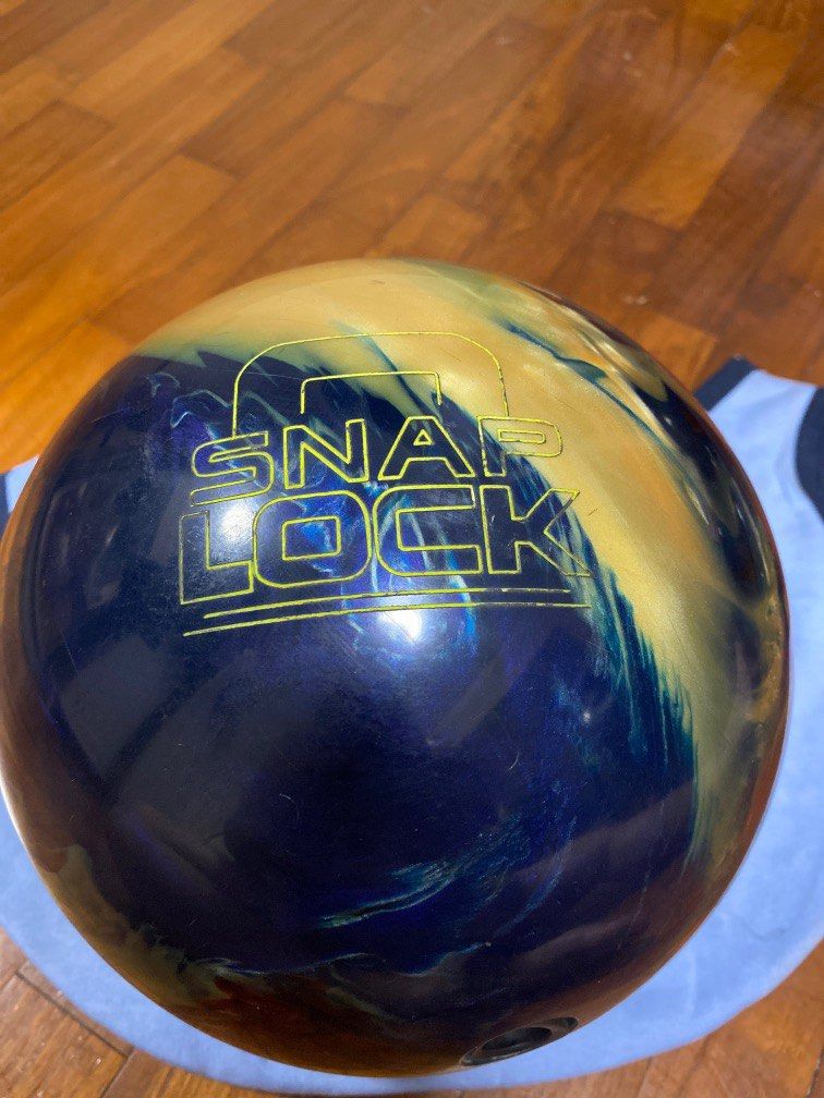 Storm Snap lock Bowling Ball, Sports Equipment, Sports & Games, Billiards & Bowling on Carousell