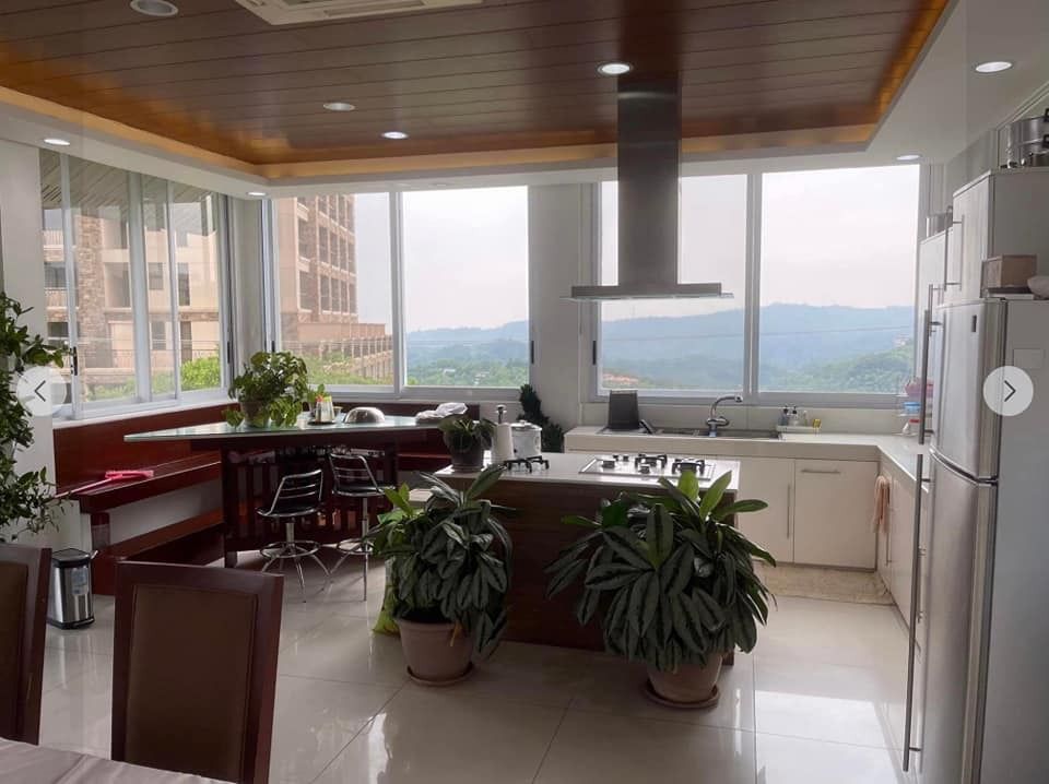 Tagaytay house and lot with Taal Lake view P50 Million Negotiable Clean Title, Property, For ...