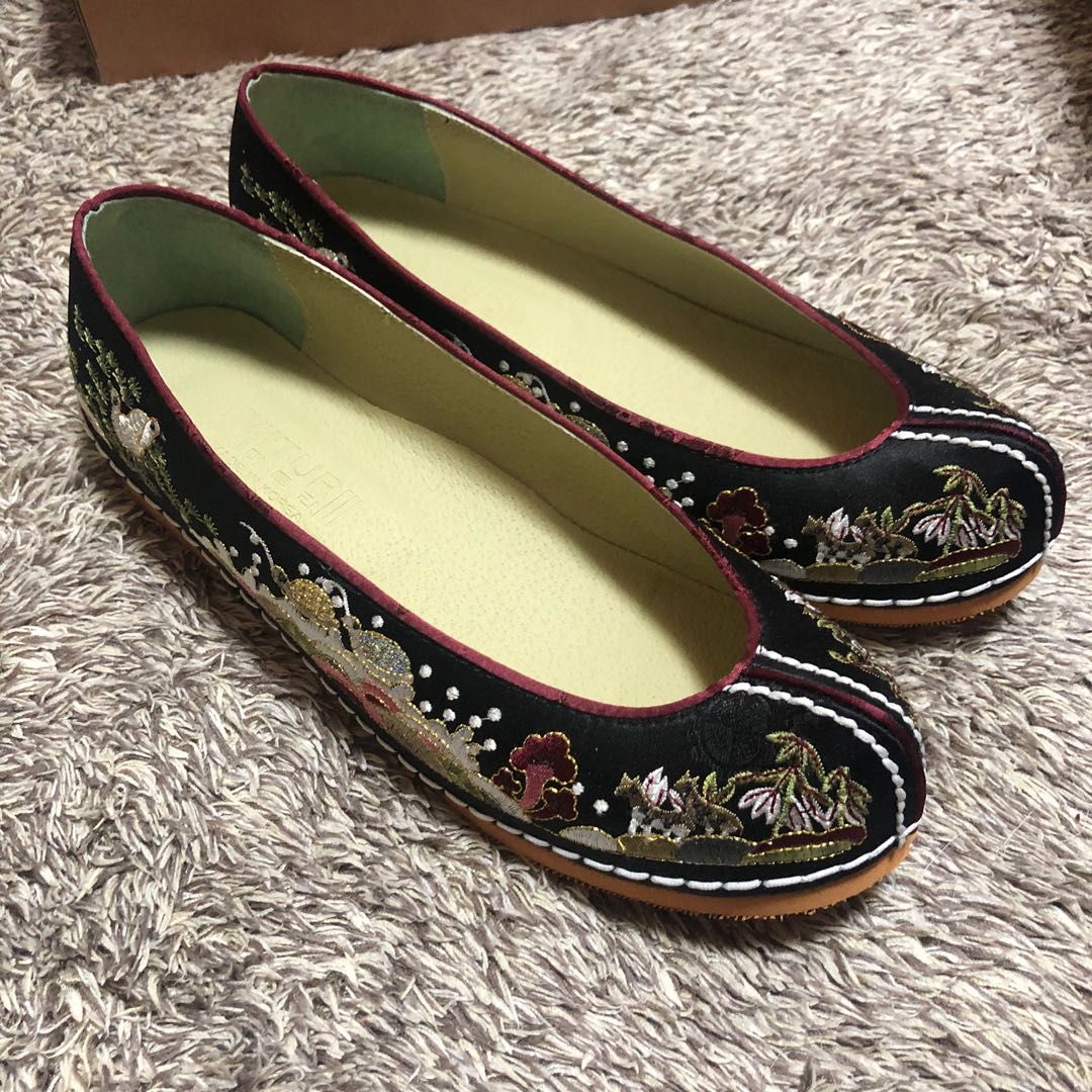 Traditional Korean Hanbok Shoes Korea Embroidery Black Embroidered ...