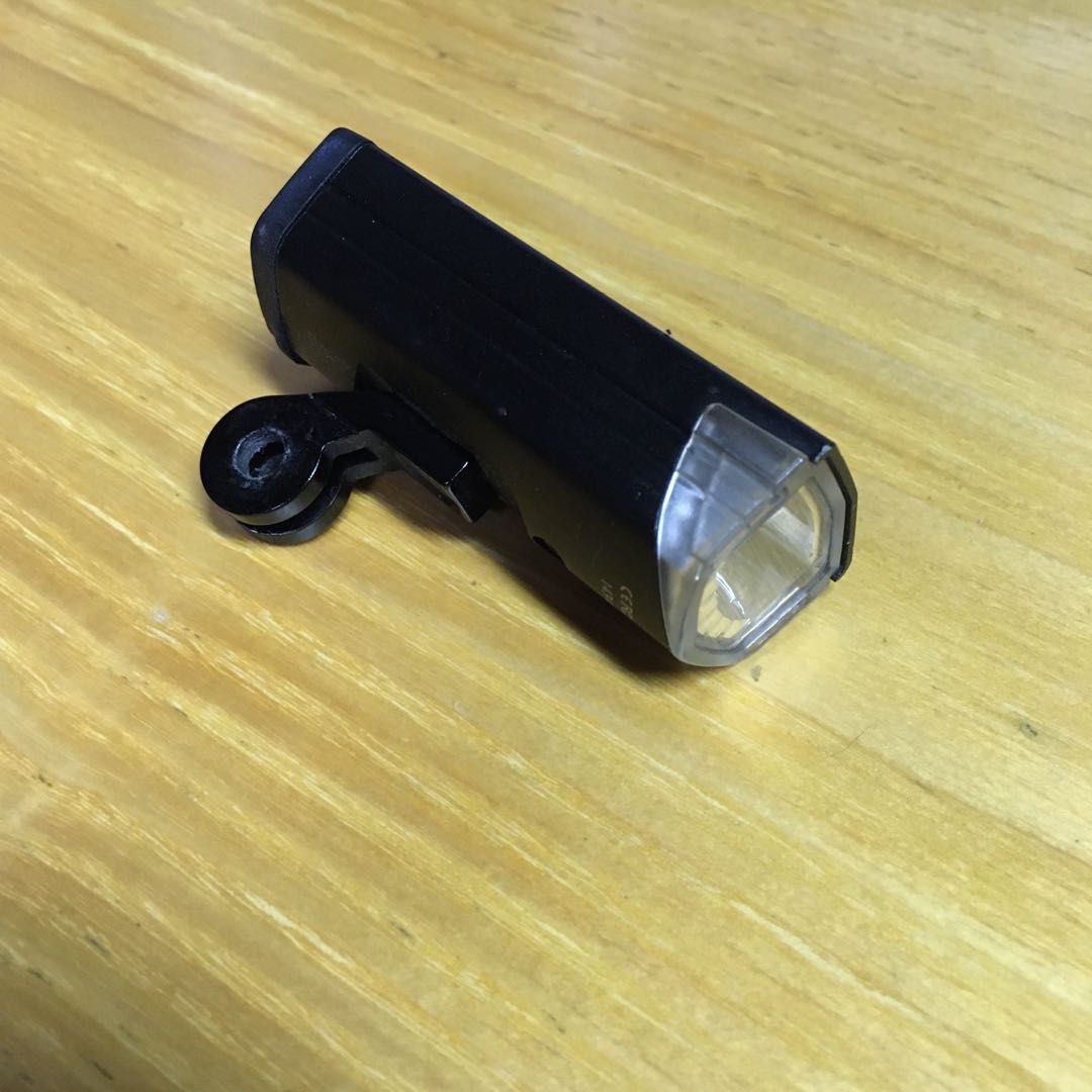 USB LED Front Light 單車 頭燈 前燈 叉電 鋰電 GoPro, 運動產品, 單車及配件, 單車 - Carousell