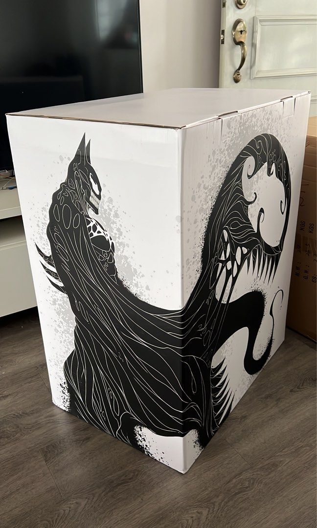 Venomised Batman Statue (Customised 1/4 Scale), Hobbies & Toys, Toys ...