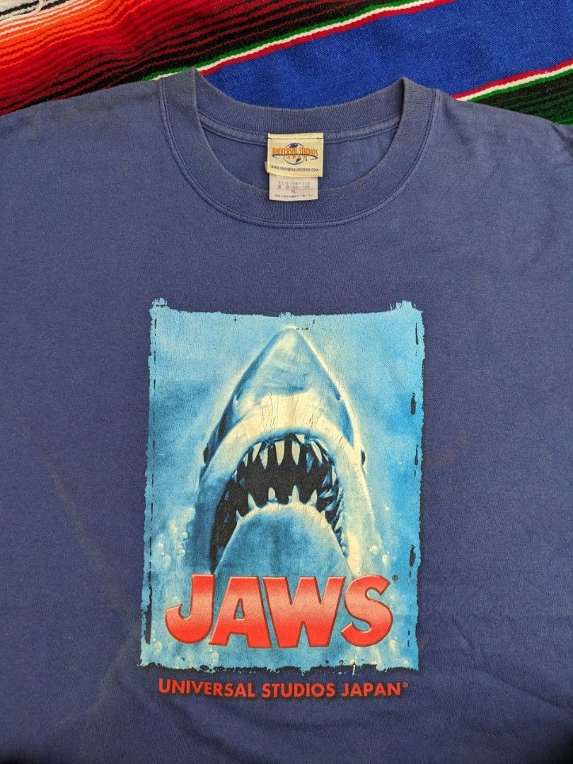 Vintage 90s movie Jaws universal studio, Men's Fashion, Tops & Sets ...
