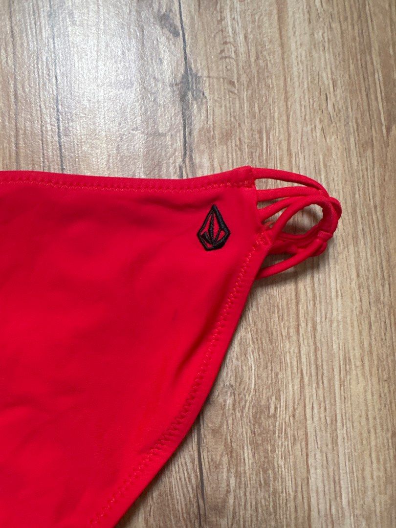 Volcom bikini, Women's Fashion, Swimwear, Bikinis & Swimsuits on Carousell