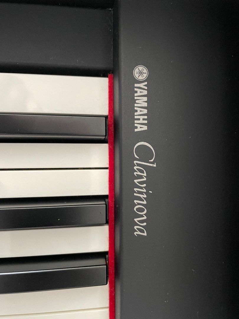 Yamaha Clavinova CLP-330, Hobbies & Toys, Music & Media, Musical Instruments on Carousell
