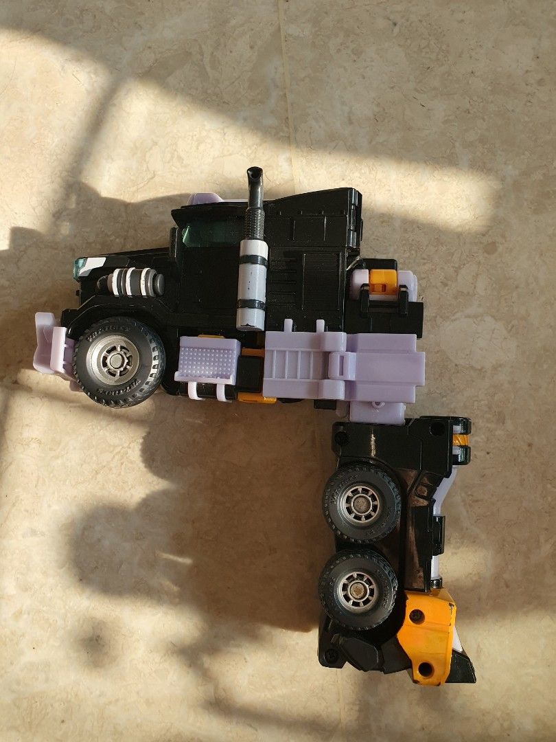 Youngboy iringo tobot v captain police robot Transformers, Hobbies ...