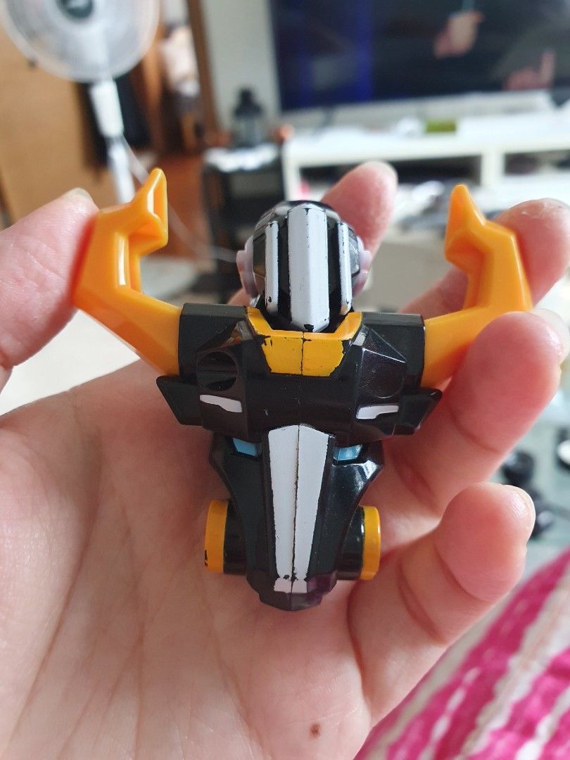 Youngboy iringo tobot v captain police robot Transformers, Hobbies ...