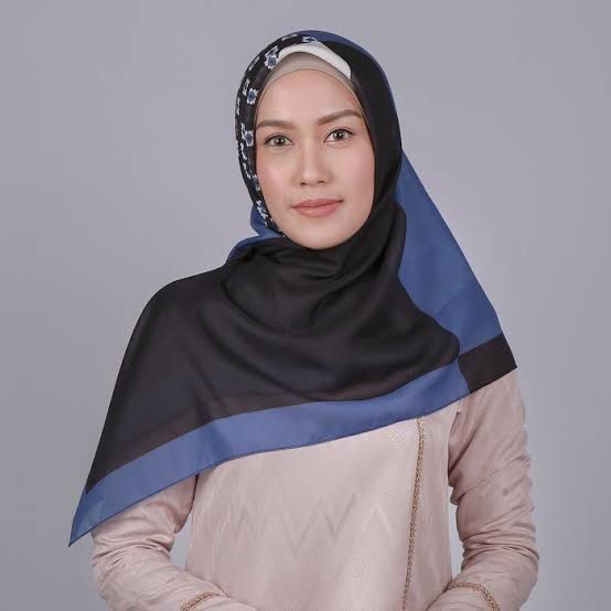 Zoya Chaska Scraf, Fesyen Wanita, Muslim Fashion, Atasan di Carousell