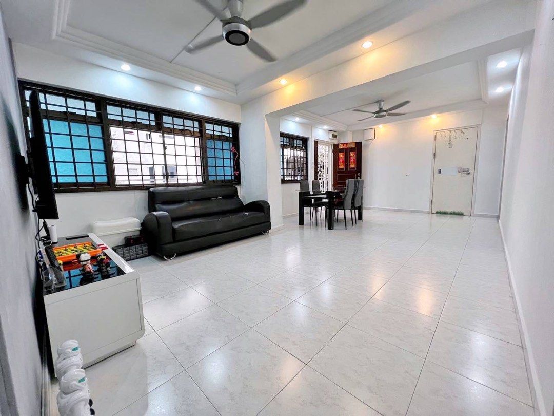 633 Woodlands Ring Road, Property, For Sale, HDB on Carousell