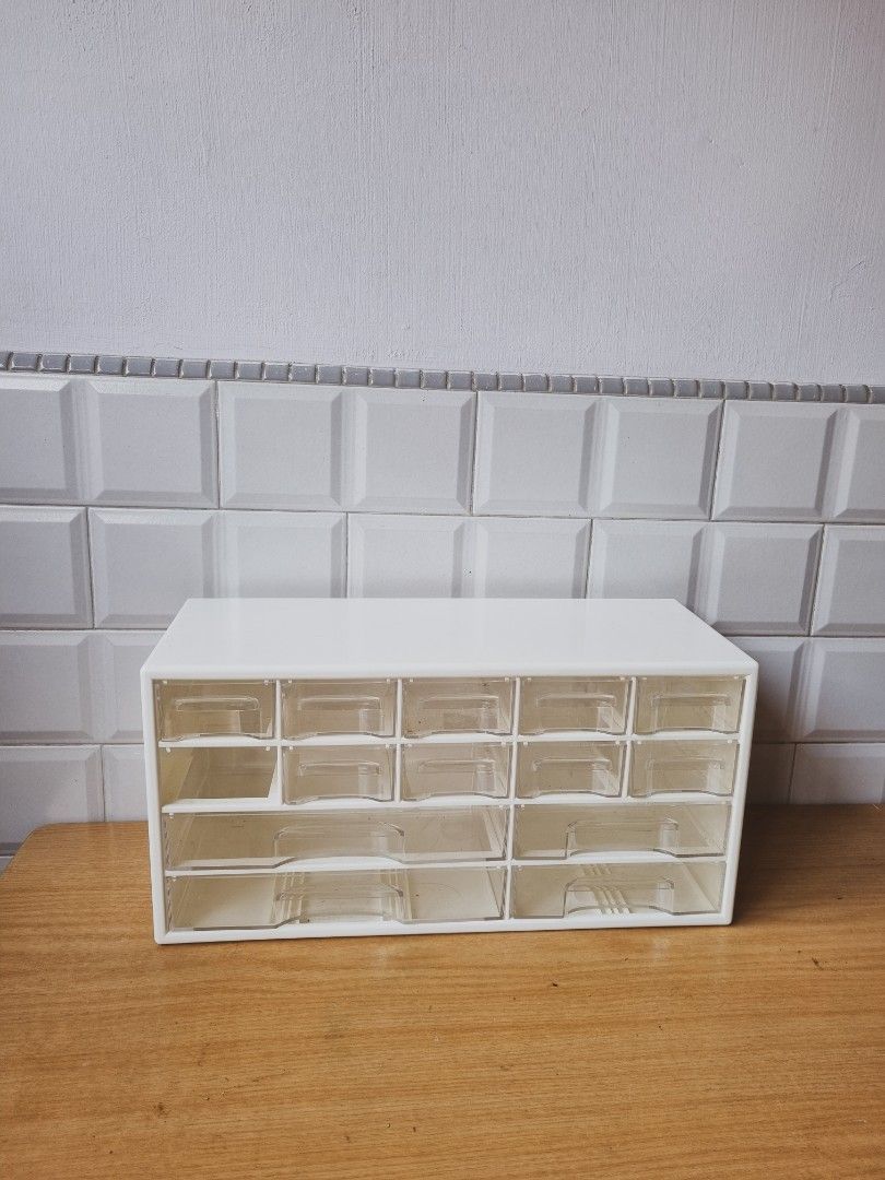 Acrylic grid organiser, Women's Fashion, Jewelry & Organisers ...