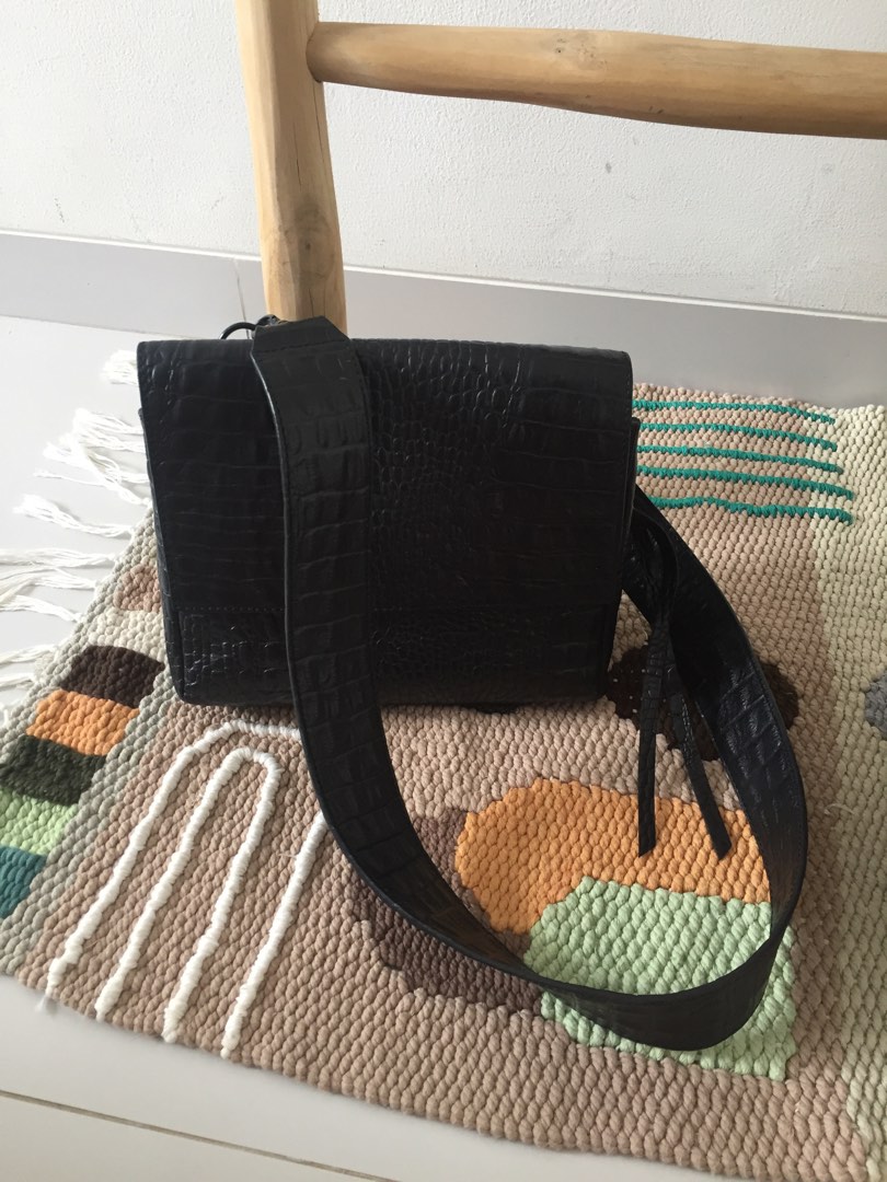 aesthetic pleasure croco bag, Fesyen Wanita, Tas & Dompet di Carousell