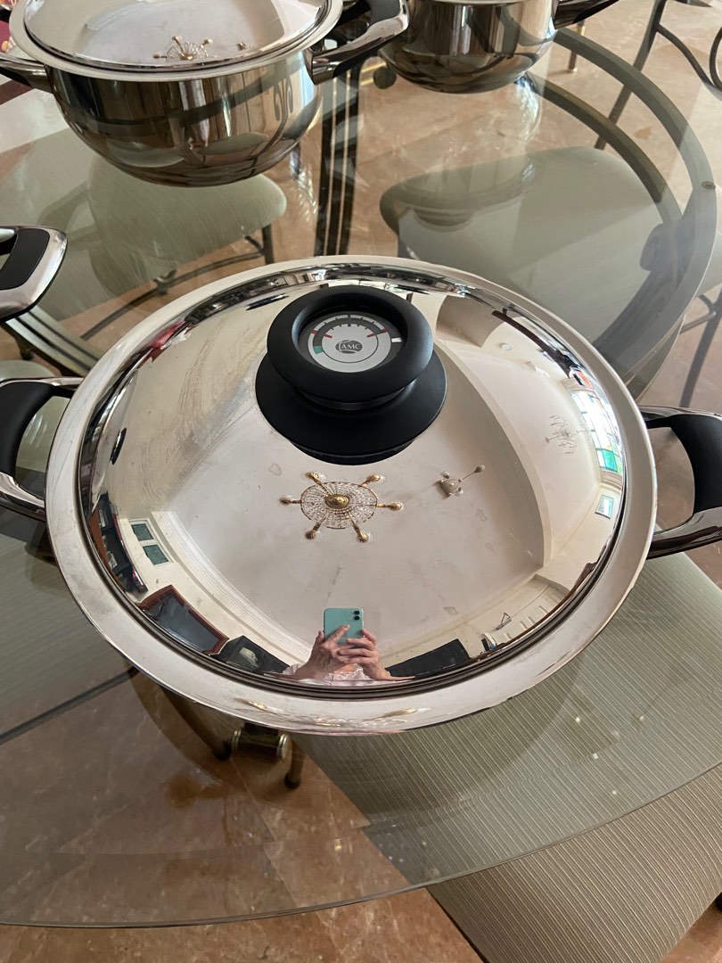 Amc 28cm flat pan/wok, Furniture & Home Living, Kitchenware & Tableware ...