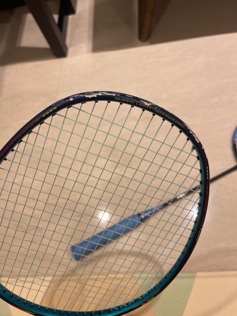 Badminton rackets (Lining Windlite 700 and Yonex Astrox Smash), Sports ...