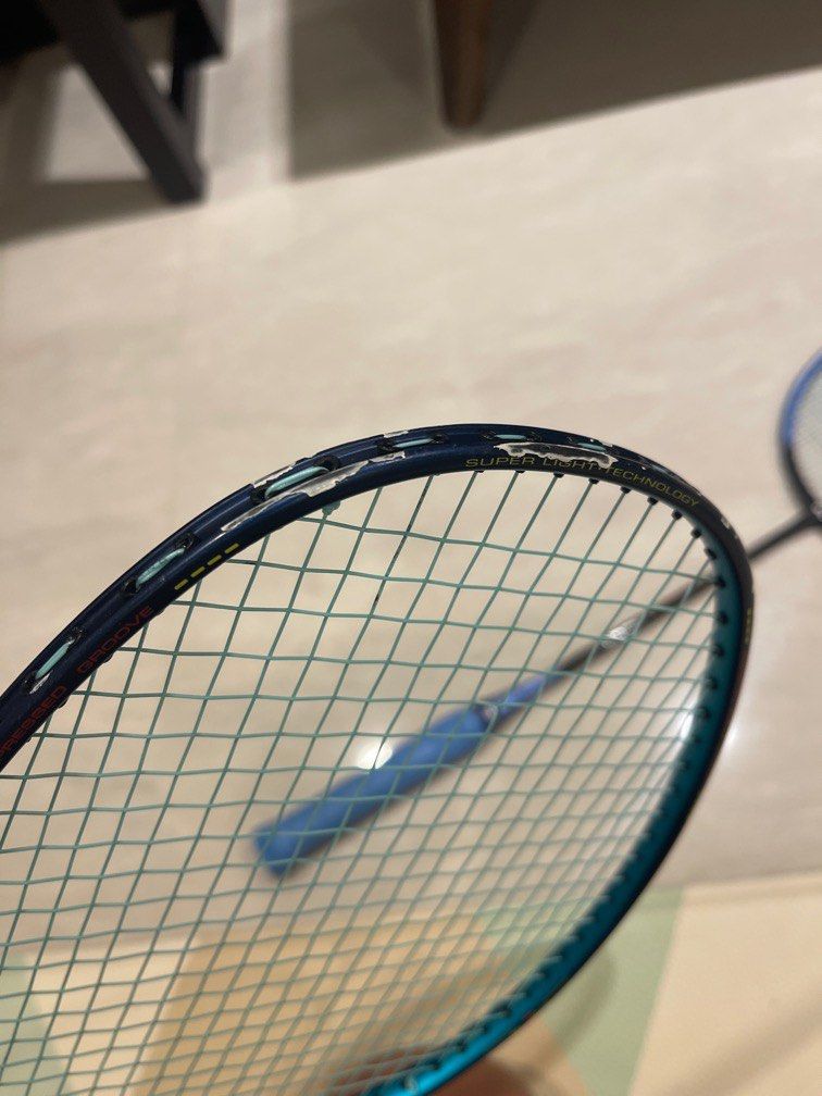Badminton rackets (Lining Windlite 700 and Yonex Astrox Smash), Sports ...