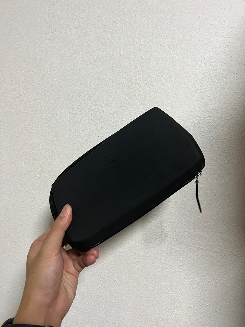 BELLROY Tech Kit (Carryology Edition), Mobile Phones & Gadgets, Mobile ...