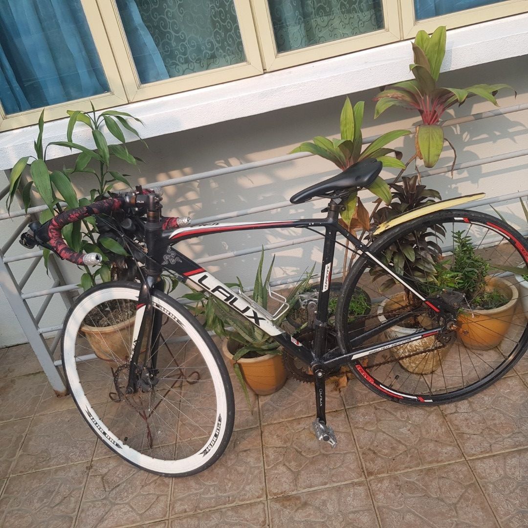 LAUX Bicycle need repair one bake spoil one not working.wheel diff ...