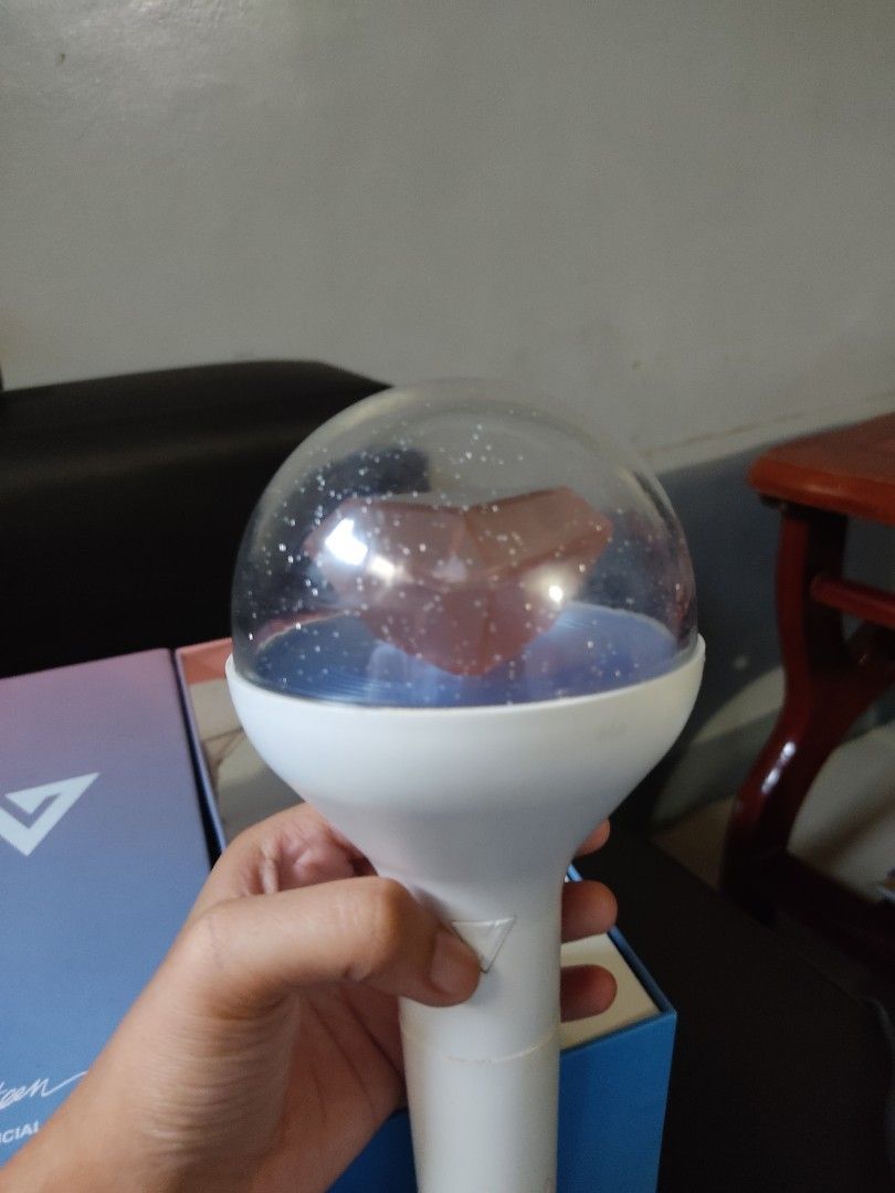 Carat bong version 1 seventeen lightstick, Hobbies & Toys, Memorabilia ...