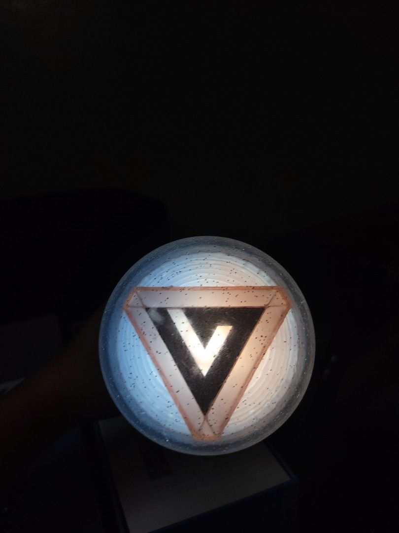 Carat bong version 1 seventeen lightstick, Hobbies & Toys, Memorabilia ...
