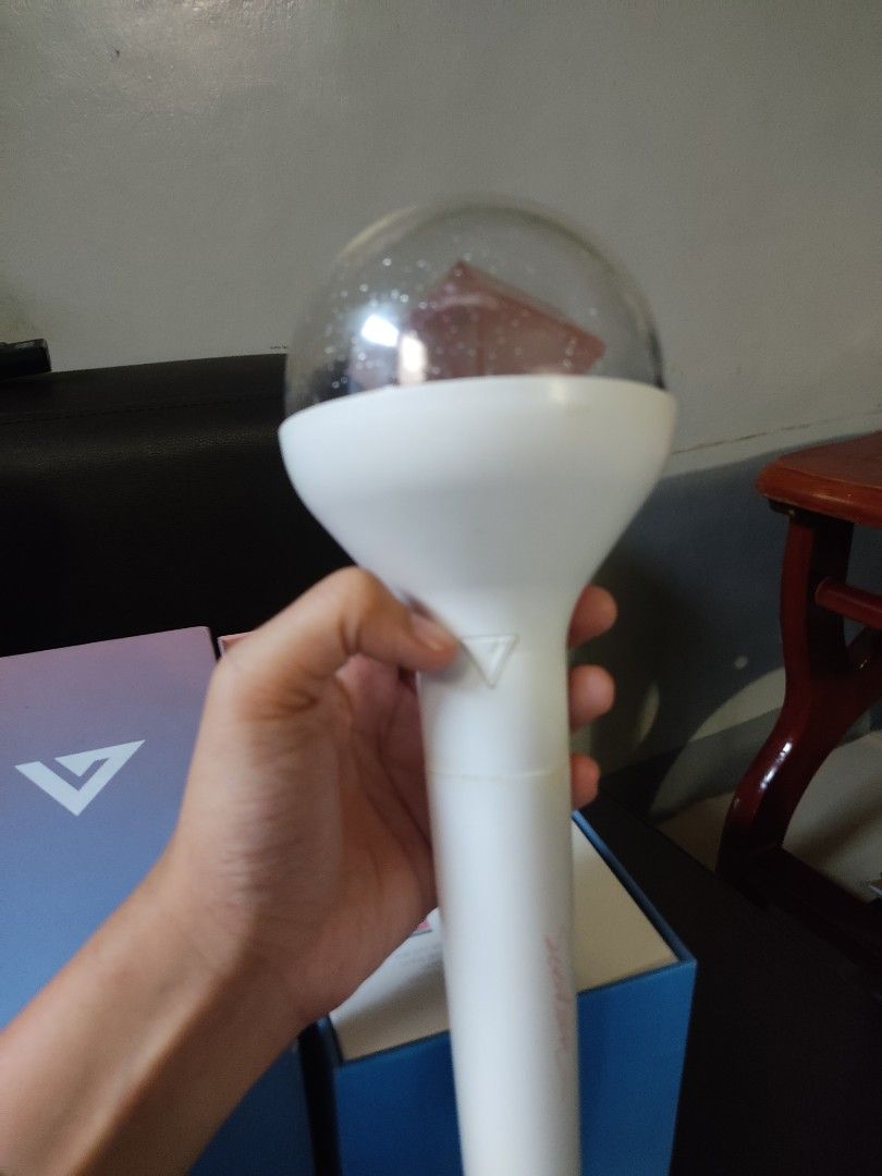 Carat bong version 1 seventeen lightstick, Hobbies & Toys, Memorabilia ...