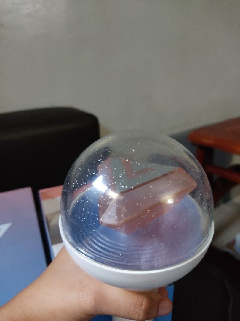 Carat bong version 1 seventeen lightstick, Hobbies & Toys, Memorabilia ...