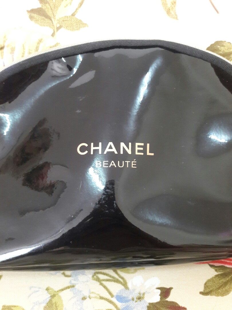 Chanel Beaute Cosmetic Bag, Women's Fashion, Bags & Wallets, Clutches ...