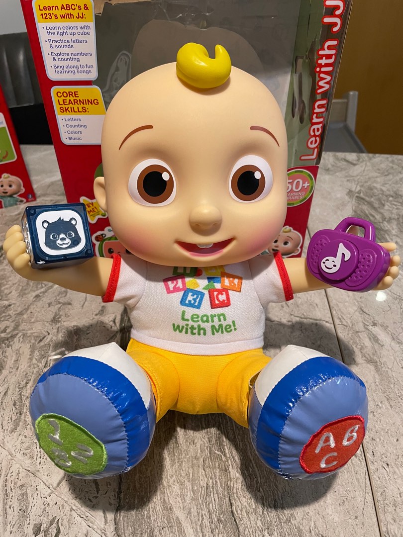 Cocomelon Learning JJ Doll, 兒童＆孕婦用品, 嬰兒玩具 - Carousell