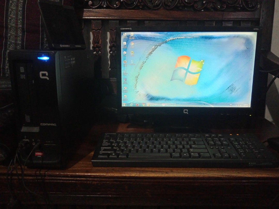COMPAQ Desktop Computer Set on Carousell