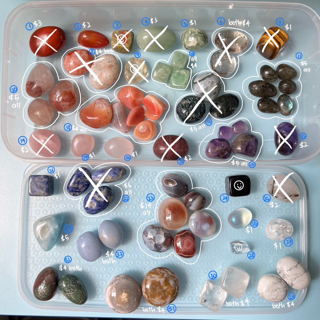 crystal tumbles rehoming, Women's Fashion, Jewelry & Organisers ...