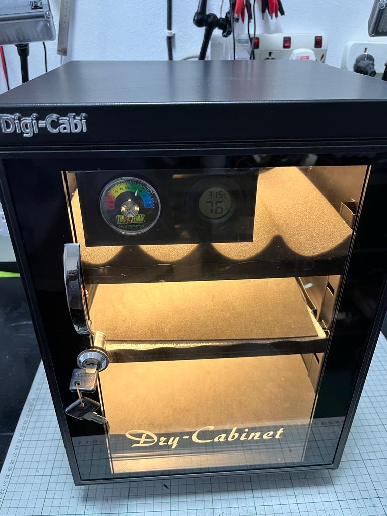 Digi-Cabi Dry Box with internal lights - 30L, Photography, Photography ...