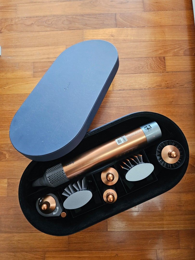 Dyson Airwrap Complete with official receipt, Beauty & Personal Care ...