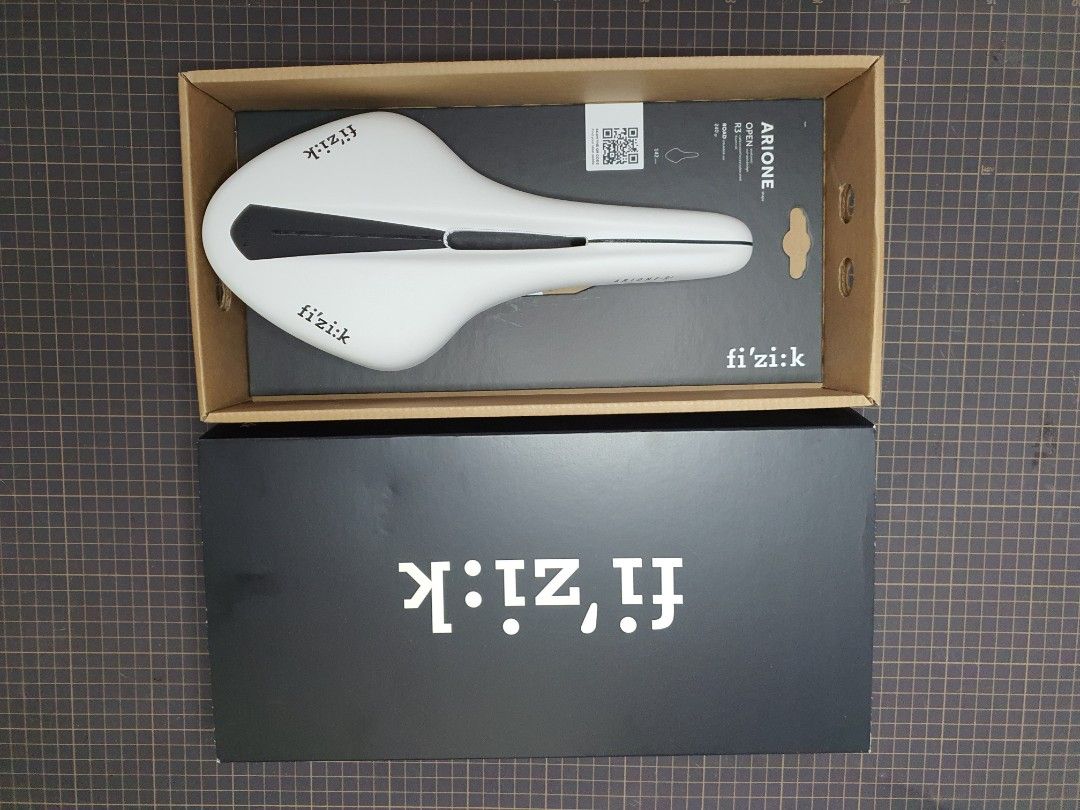 Fizik arione r3 open saddle wide, Sports Equipment, Bicycles & Parts ...
